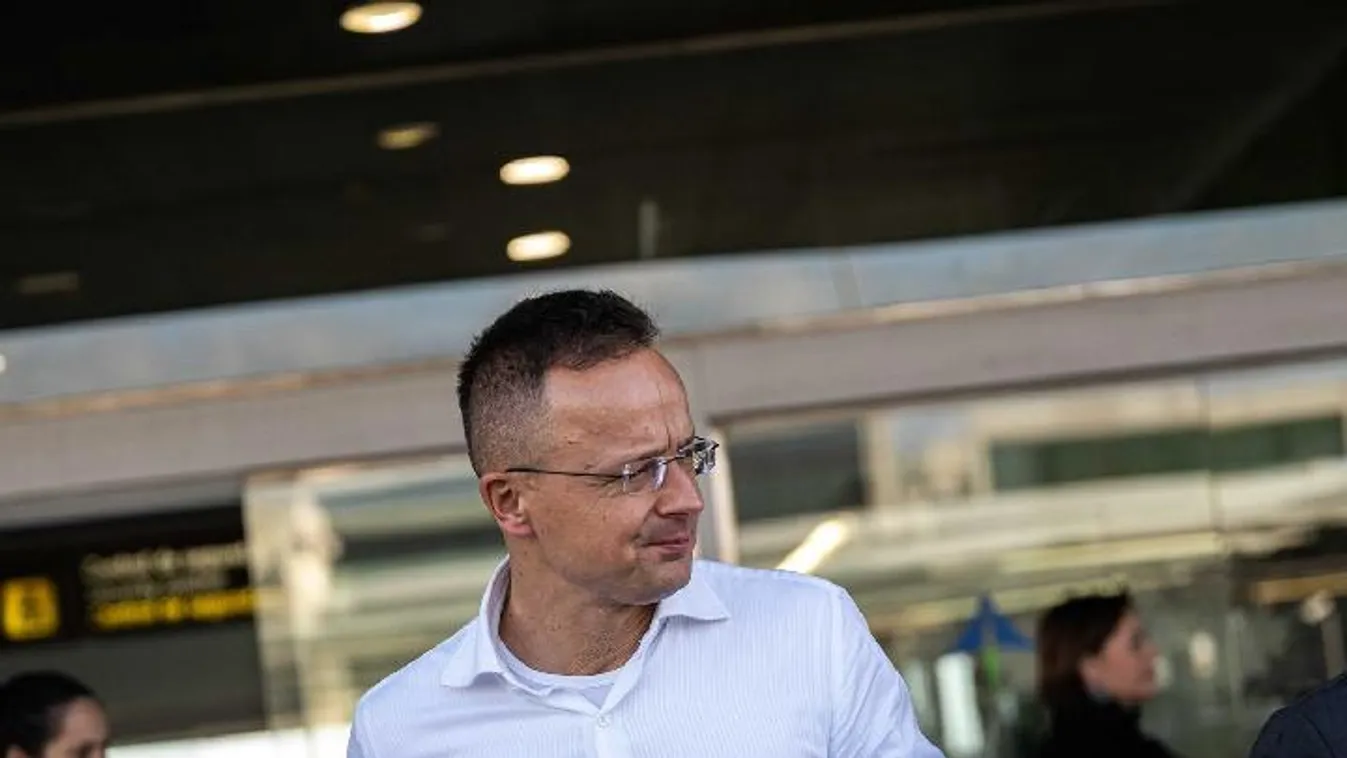 Szijjártó Péter: Meg kell akadályozni, hogy a háború mellett illegális ...