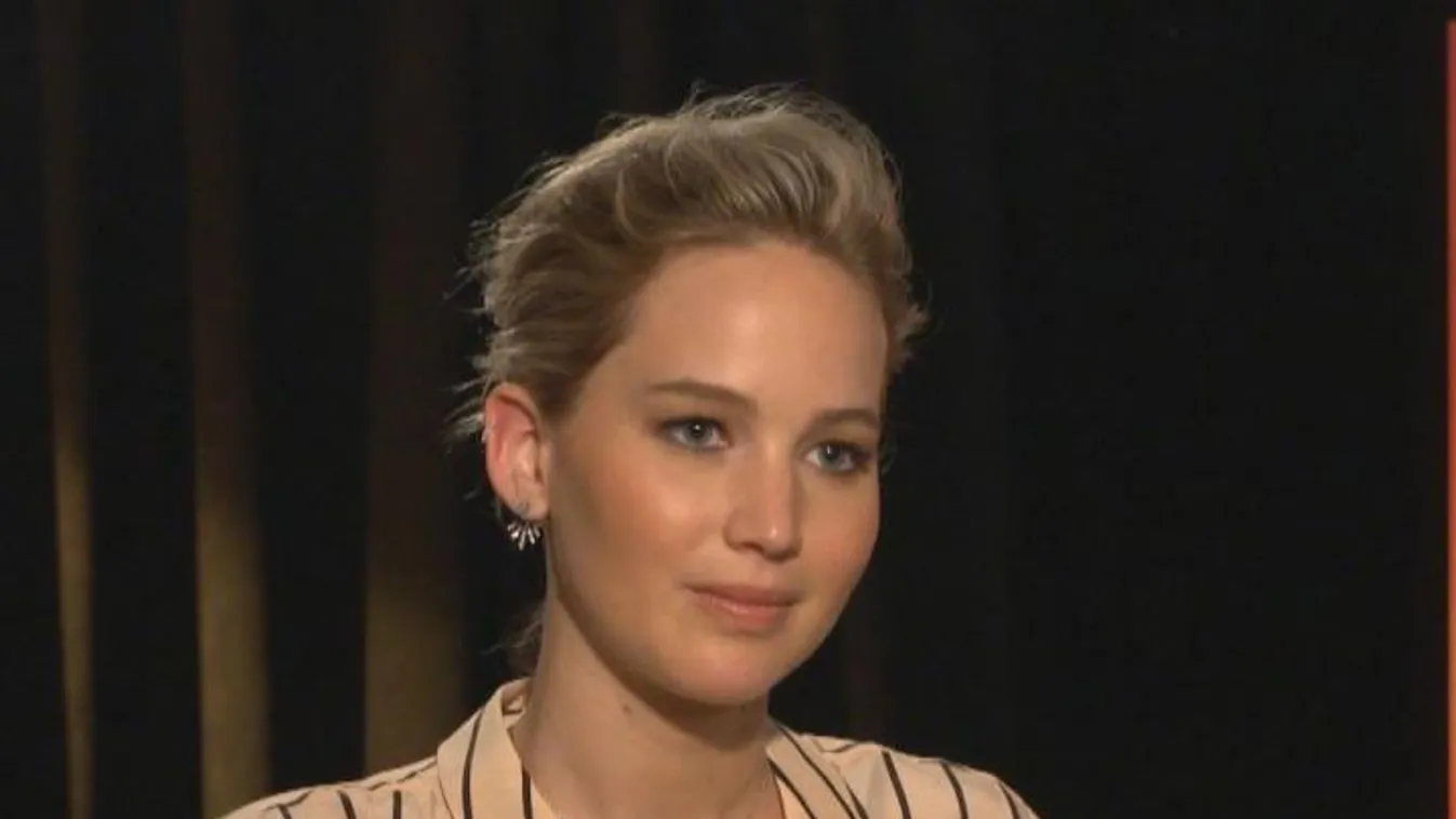 Jennifer Lawrence babát vár